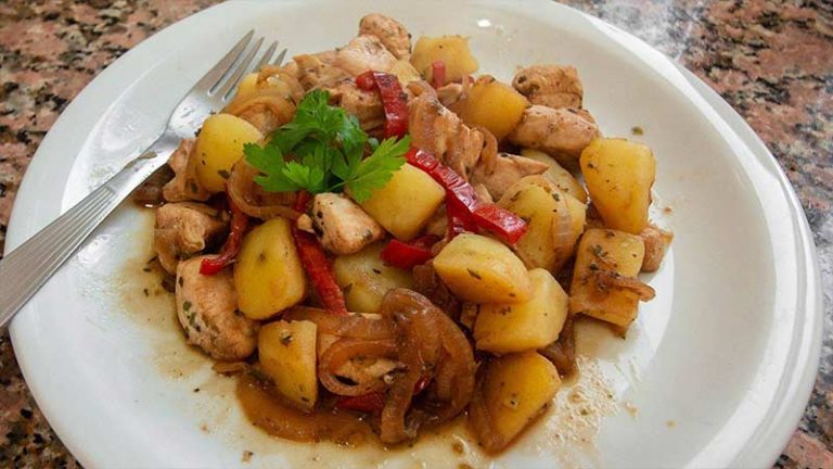 Receta de Salteado de pollo con papas - Kevin Cocinero