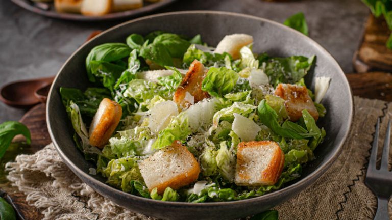 Cómo hacer ensalada César - Kevin Cocinero